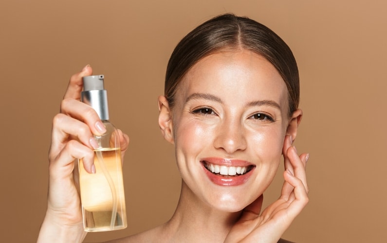How to Choose the Right Face Oil for Your Skin Type | YesWellness.com