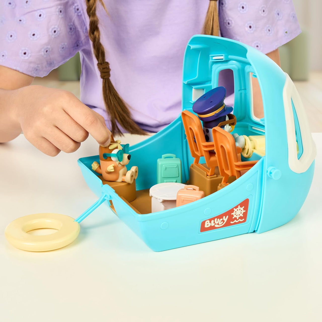 Moose Toys Bluey Holiday Getaway 3-in-1 Transforming Plane Playset